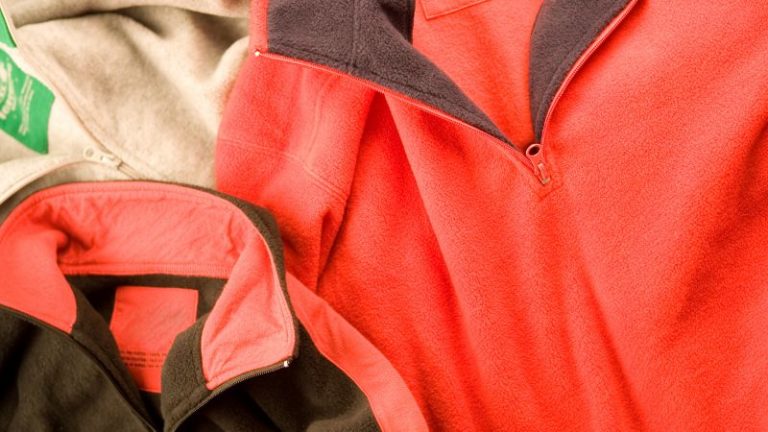 Jacke waschen: Mit diesen 8 Tipps wird deine Jacke wie neu!