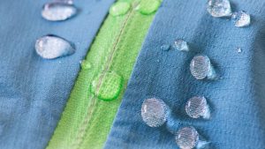 Jacke waschen: Mit diesen 8 Tipps wird deine Jacke wie neu!